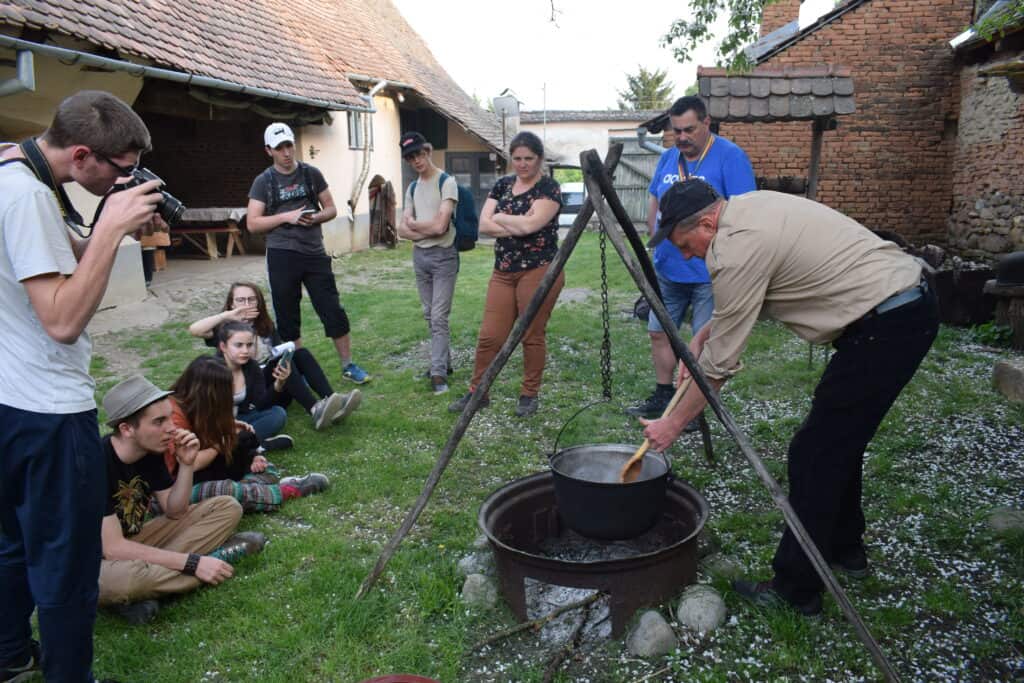 Voyage d’étude de la classe de STAV 2 en Roumanie - Lycée Bel-Air ...